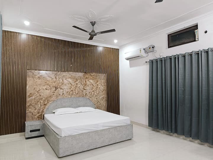 Feel Peace & Coziness 2 Bhk - Varanasi