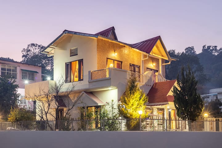 Tranquil Retreat: Garden, Swing & Bonfire Bliss - Bhimtal