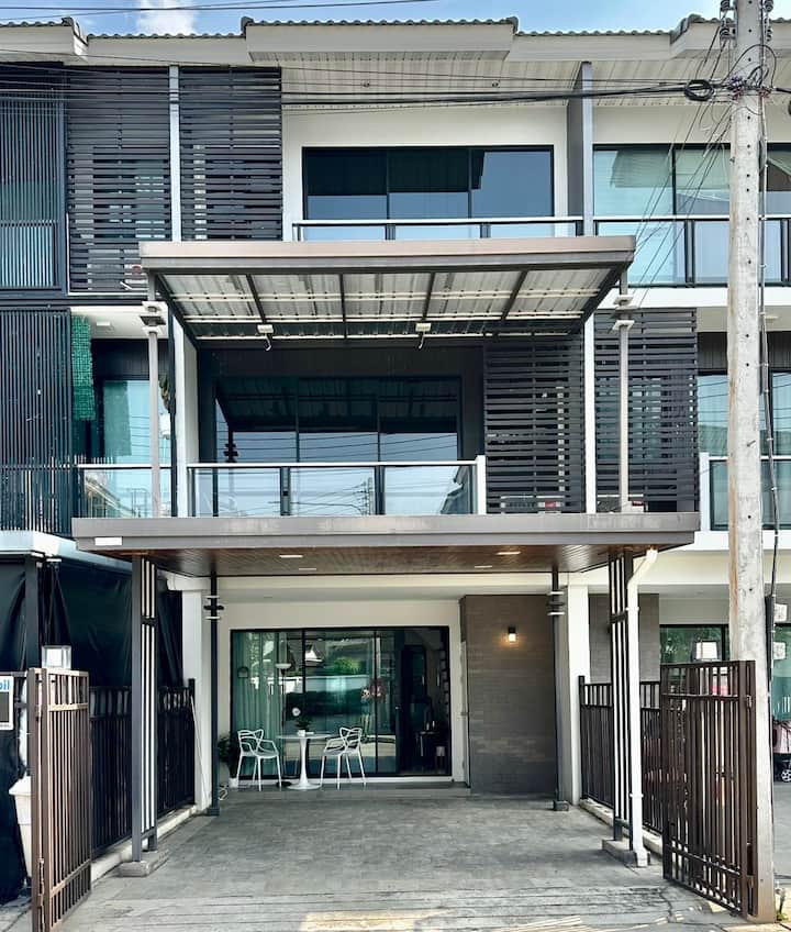 Homey House Airport- 2km To City - Chiang Mai