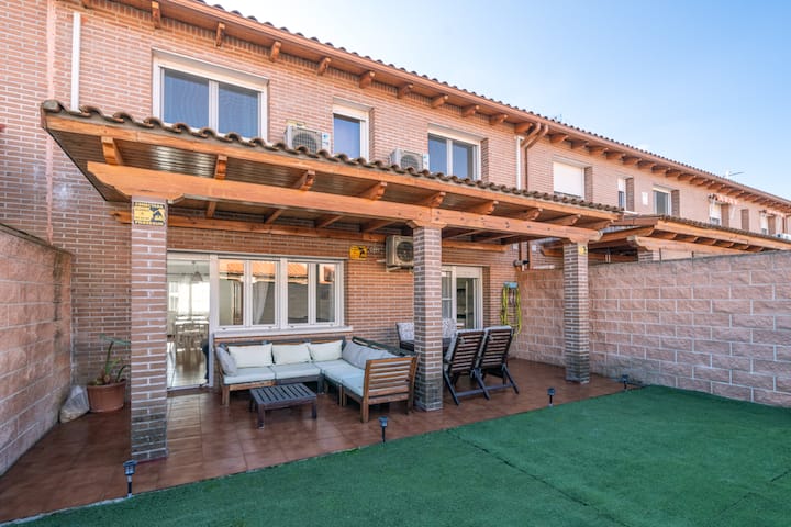 Magnificent House, Torrejón Del Rey - Guadalajara, Spain