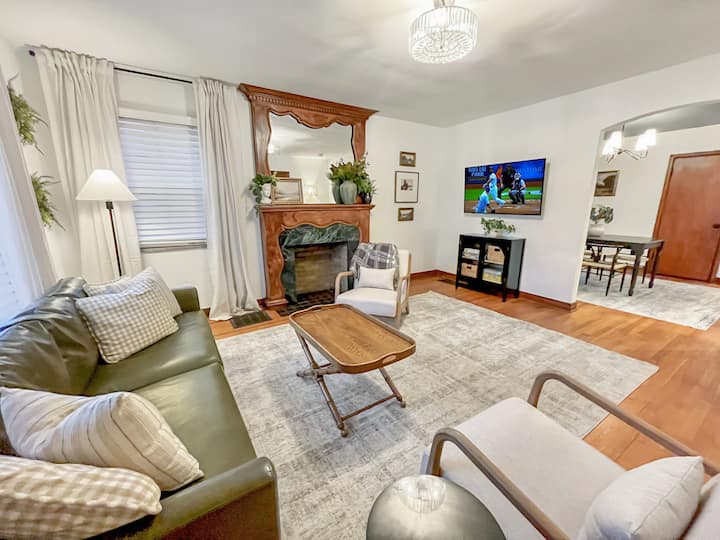 Garden Suite - Sauna + King Bed! -Central Location - Columbus, OH