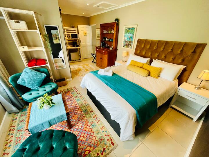 Calm Waters Guesthouse: Sanctuary Studio Suite - Plettenberg Bay