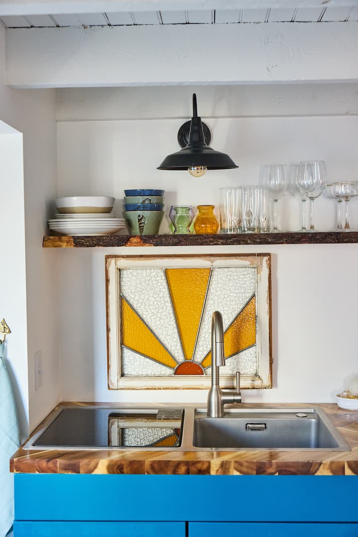 Cozy By The Coast! Long Term Deals! - Hull, MA