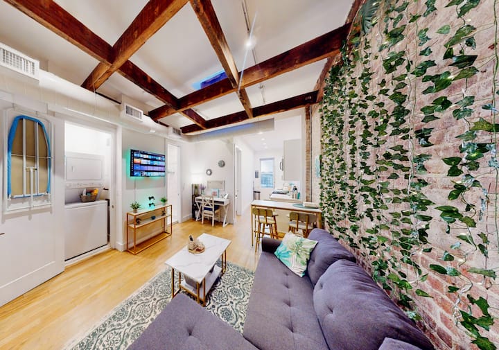 Penthouse Home W/ Skylights Only 15 Mins To Nyc - Manhattan, NY