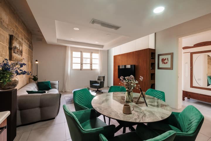 Stunning 2-bed Apartment In Heart Of Valletta - Valeta