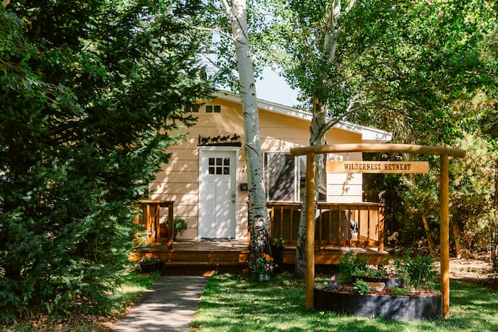 A Wilderness Retreat — Your Gateway To Yellowstone - Cody