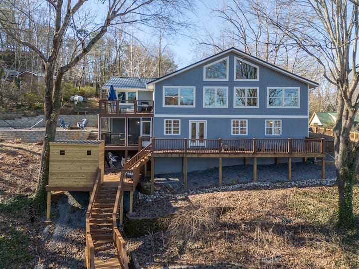 Gentle Winds Lake Front Retreat - Lake Lure, NC