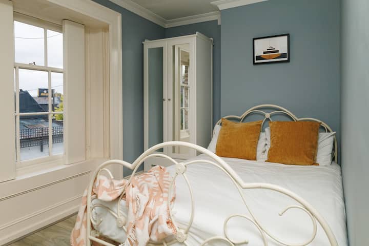 Lovely Double Bedroom In Ranelagh - Dublin