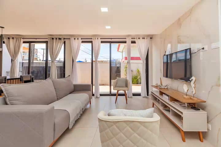 Casa A 700m Do Mar Com Piscina Aquecida E Ar-cond. - Matinhos