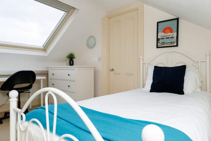 Cosy Single Ensuite Bedroom In Ranelagh - 더블린