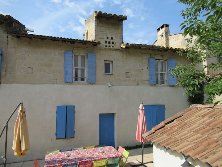 Le Mas Du Chevalier à Beaucaire - Beaucaire