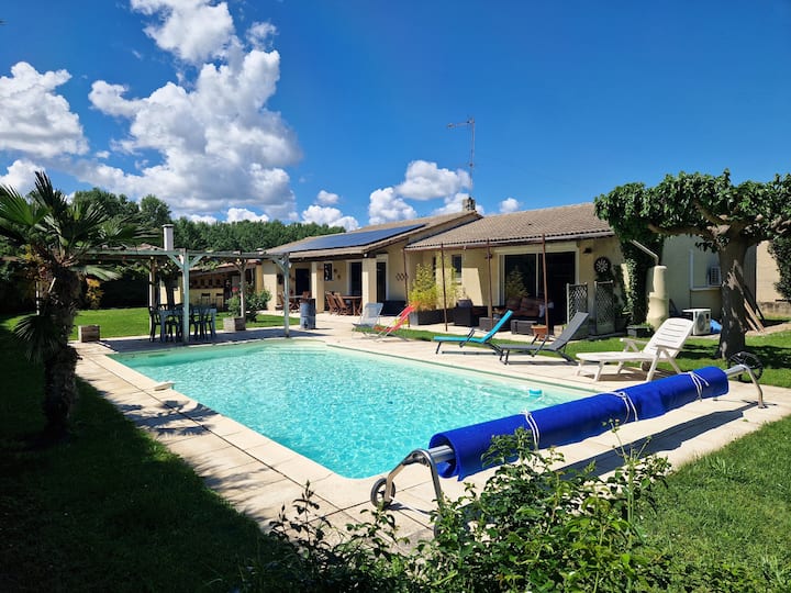 Maison Familiale Avec Piscine En Provence - ibis Styles Pertuis Portes du Luberon