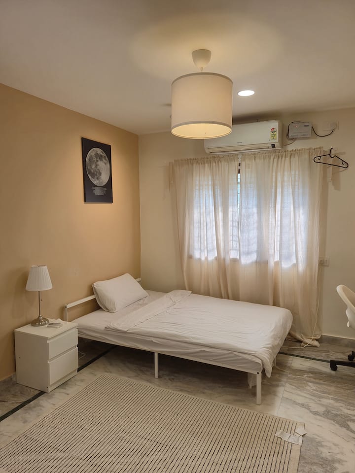 Hotel-inspired Studio & Bathroom - Hyderabad