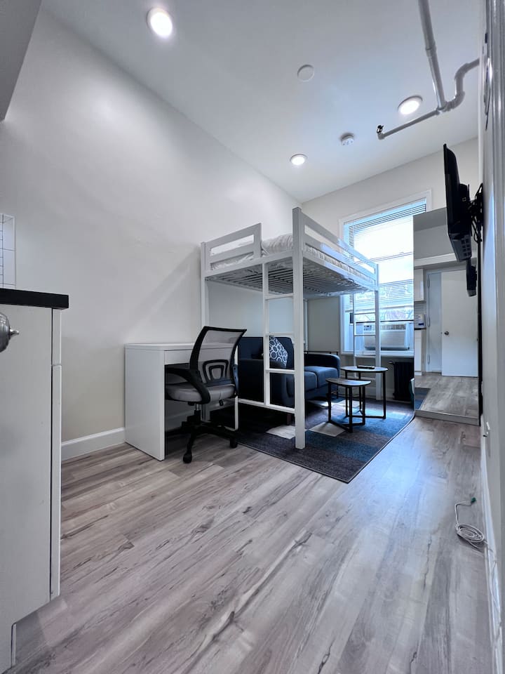 New Renovated Private Chelsea Micro Studio 3231 - New York City