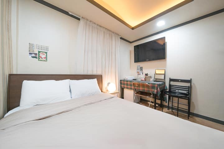 고려당     (구.동보모텔)V.7 고려대역 도보1분/경동시장/고려대/안암역/화정체육관 - Seoul