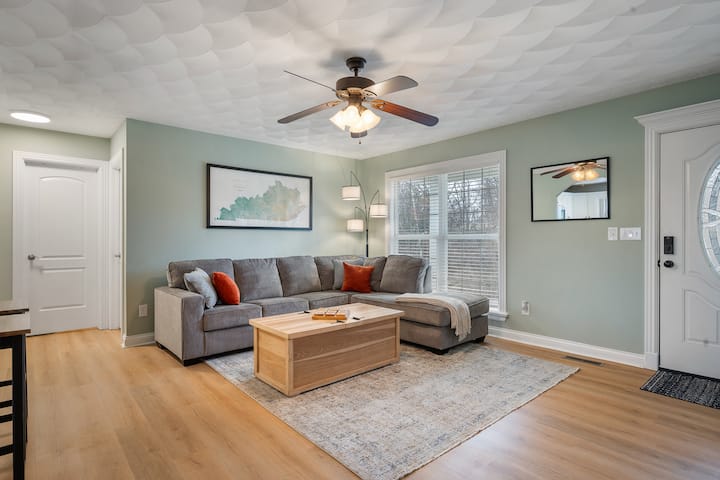 Spacious, Pristine Home W/ Firepit, Bourbon Lounge - Bardstown, KY