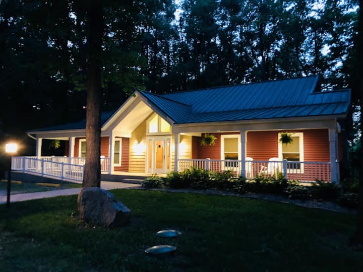 Ridge Run Inn - Room 1 - Middlebury, IN