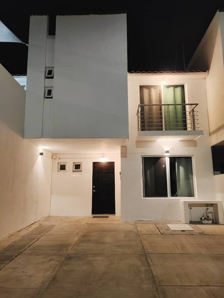 Dúplex Real San Marcos 16pax - 이라푸아토