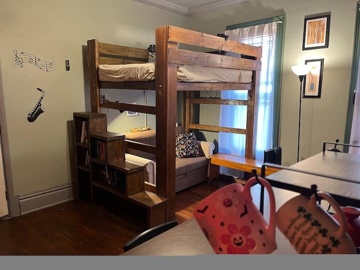 Cozy Studio In Historic Area - Granville, OH