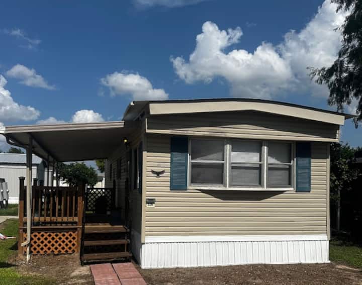 Roomy Tiny Home Bentsen Grove Resort Palmview Tx - Mission, TX