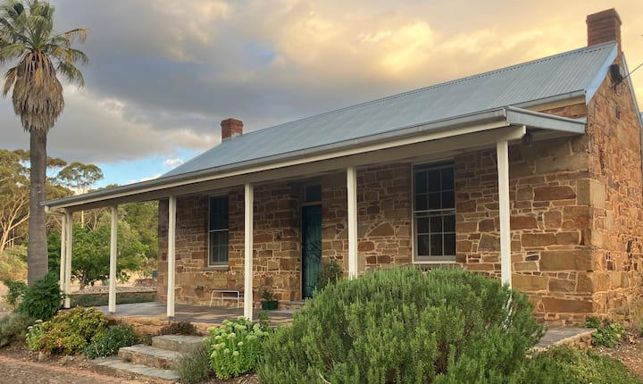 The Hermitage (Cottage) - Castlemaine