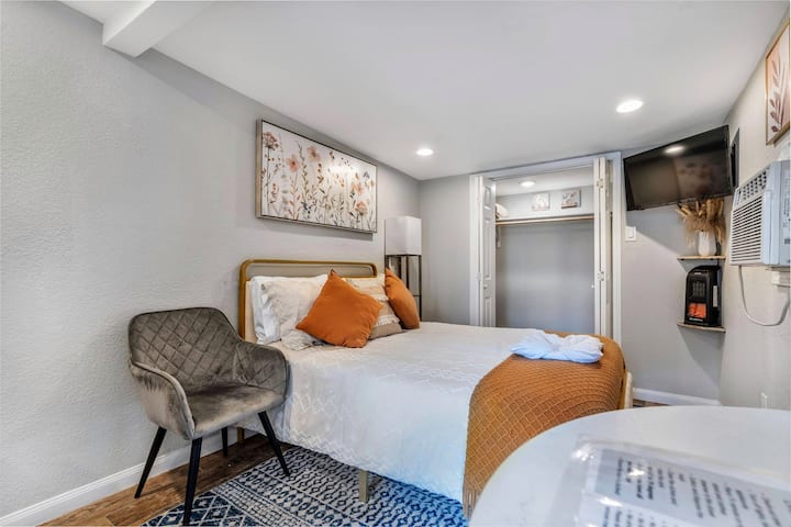 Cozy Studio  In Houston's Heart: Heights-downtown - Houston, TX