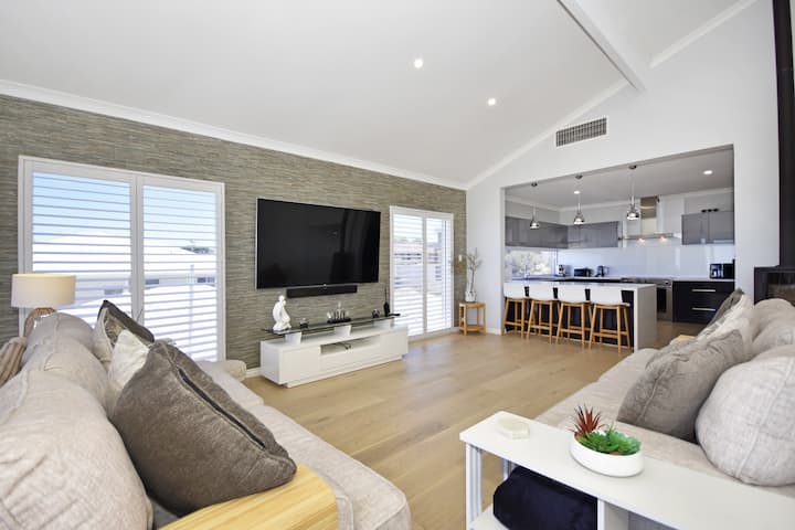Ocean Oasis Beach House With Pool - Yanchep National Park