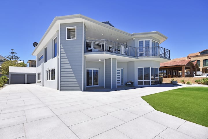 Ocean Oasis Beach House With Pool - Yanchep