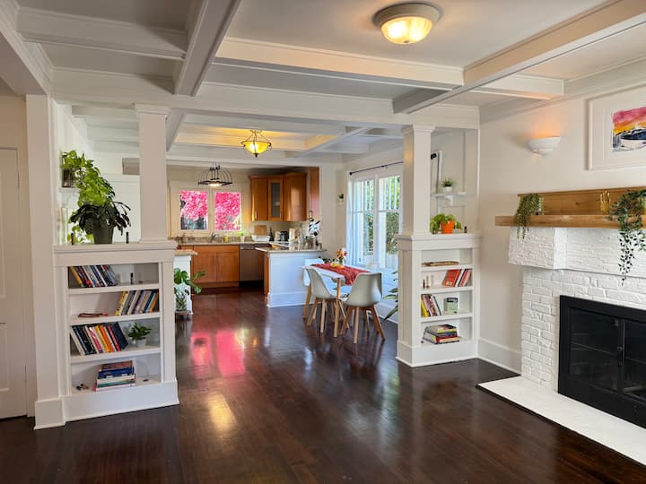 2 Bed, 2 Bath, Dedicated Office - Seattle, WA