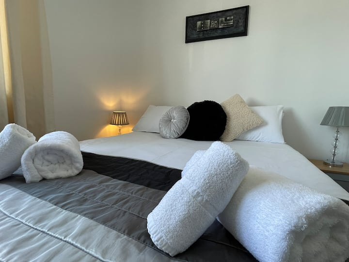 Spacious Apartment In Cleethorpes (Sleeps 6) - Cleethorpes