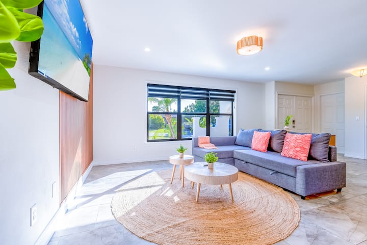 Heated Pool + Hot Tub |3br | Large Pool|sleeps 10 - Sanibel Island, FL