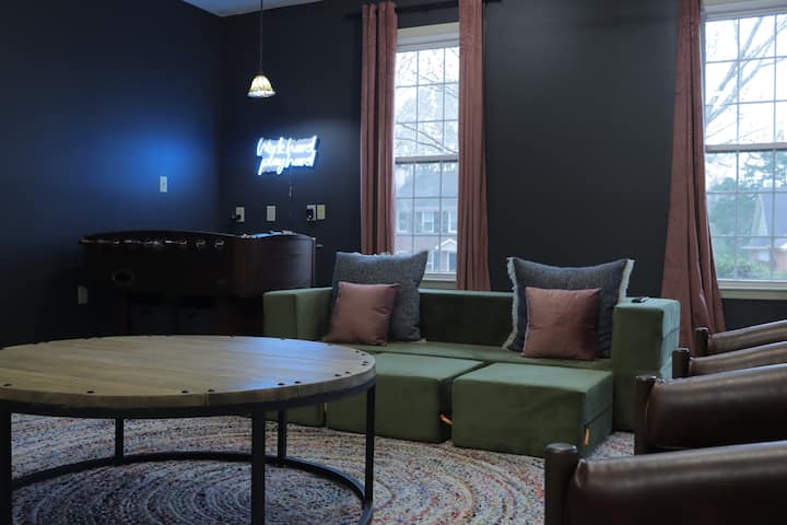 Madison Poolside Parlour - Huntsville, AL