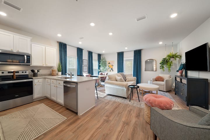 Modern Townhouse | Pool Access, Central Location - Spring Lake, Cantonment