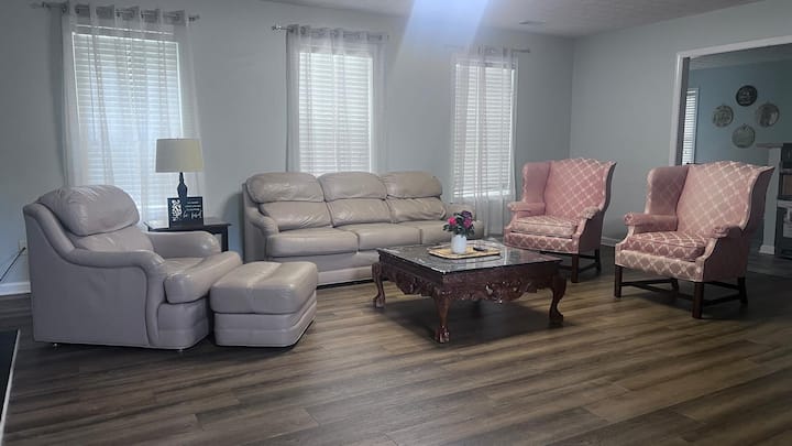 Home To Stay, Close To Popular Tourist Attractions - DeKalb County, GA