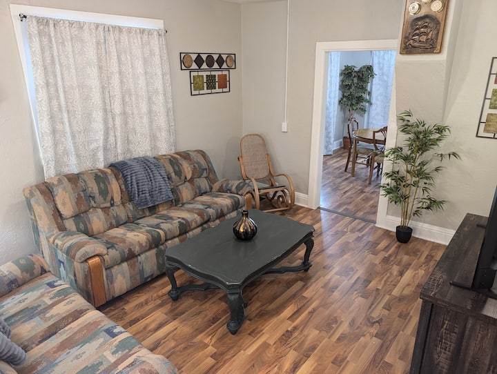 Rustic Retreat 2 Blks To Hospital - Mankato, MN
