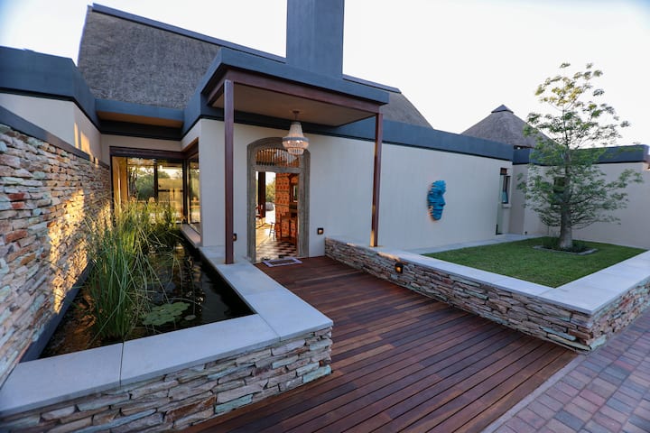 Exclusive Luxury Homestay - The Bush House - Hoedspruit