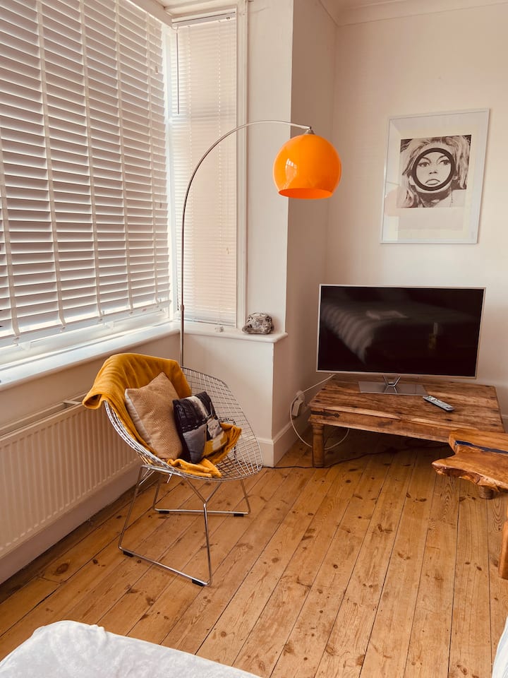 Vintage Garden Flat Off Seafront - イギリス ブライトン
