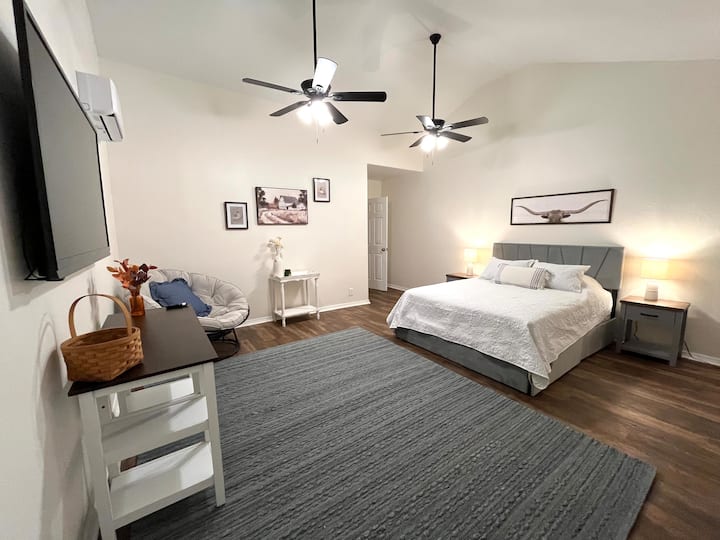 Cozy Home In Heart Of Amarillo! - Amarillo, TX