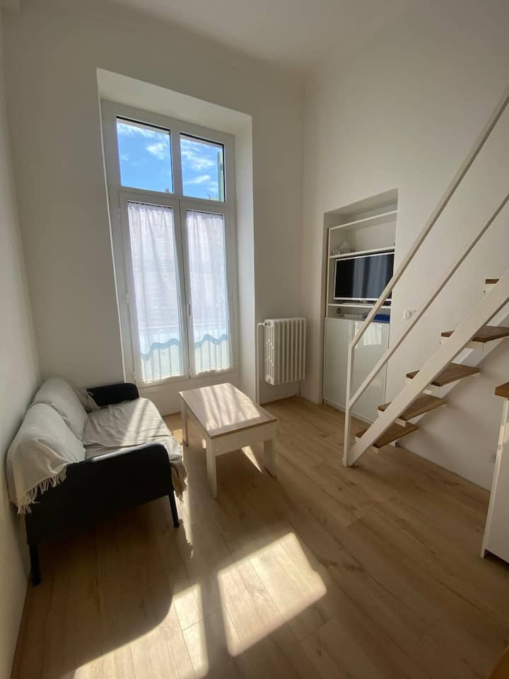 Studio Hyper Centre-ville - 2 Minutes Du Tramway - ibis budget Nice Californie Lenval