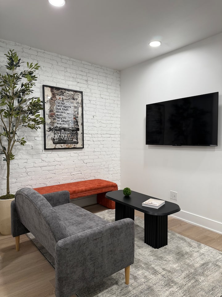 Eco-friendly Two Bedroom Apt - Philadelphia, PA