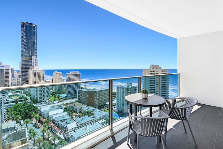 L20 Amazing 2 Bedroom Apt / Beautiful Ocean View - Surfers Paradise