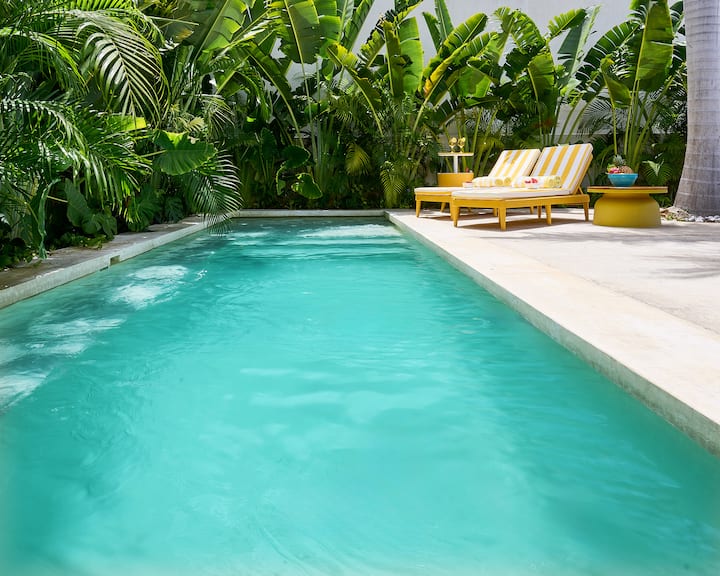 La Peninsular - Downtown Tropical Exuberance - Mérida