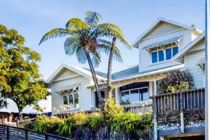 The Old Villa On Liardet - New Plymouth