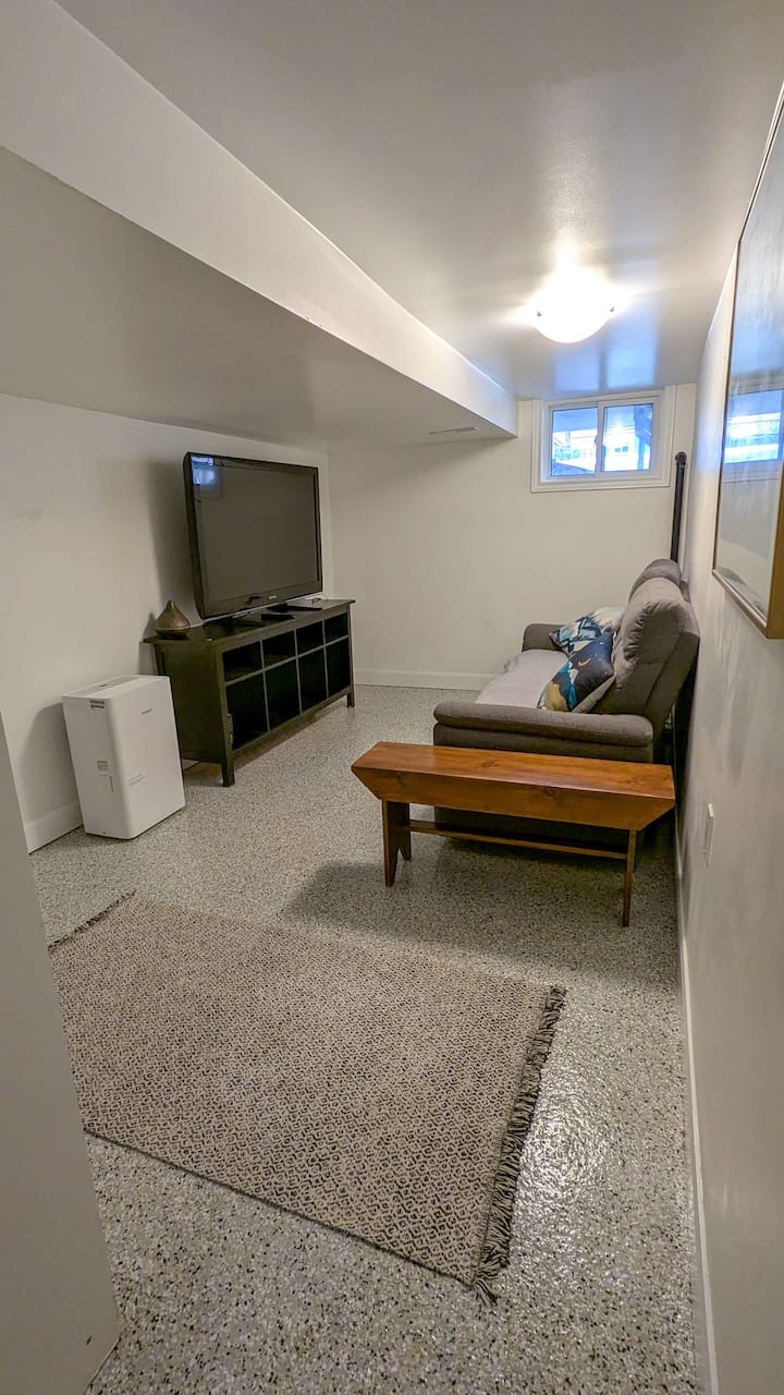 Full Basement Studio - West End Toronto - Toronto