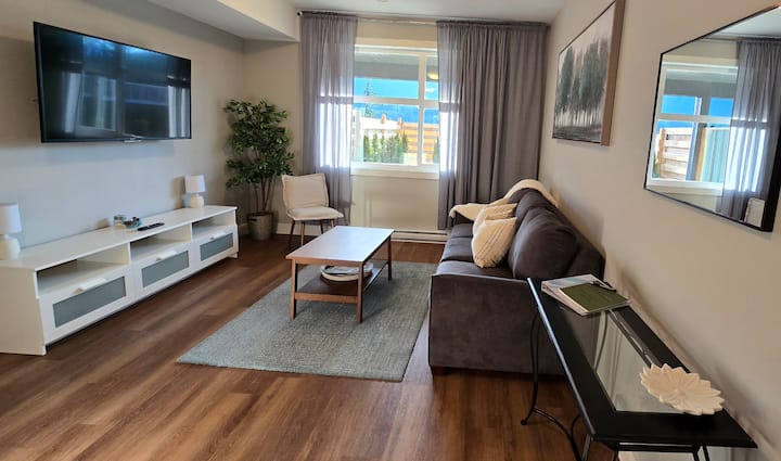 Lakeview Escape In Northshore Estates - Lake Cowichan