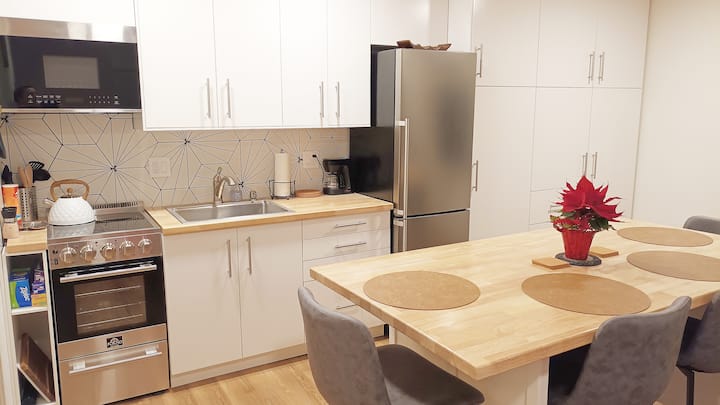 Hunter Creekside Condo With Mtn. View - Hunter Mountain, NY