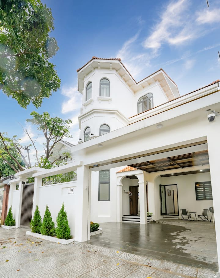 European New Luxury Pool Villa/free Pickup/full Ac - Đà Nẵng