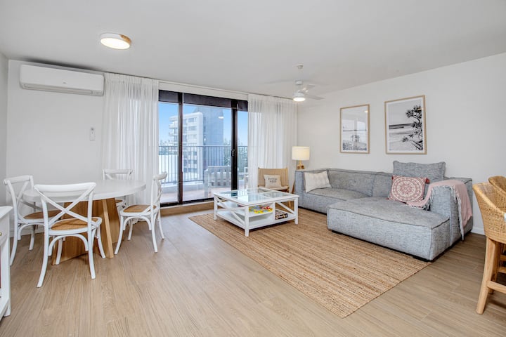 Luxurious Burleigh Escape - Gold Coast