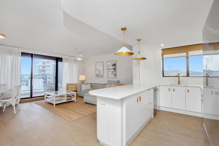 Luxurious Burleigh Escape - Gold Coast