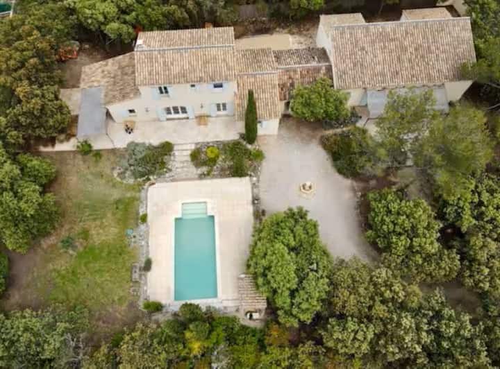 Charmant Gîte En Provence
 Maison N°2 - Venasque